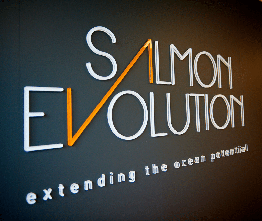 Salmon Evolution | Skilting | Reklameservice AS